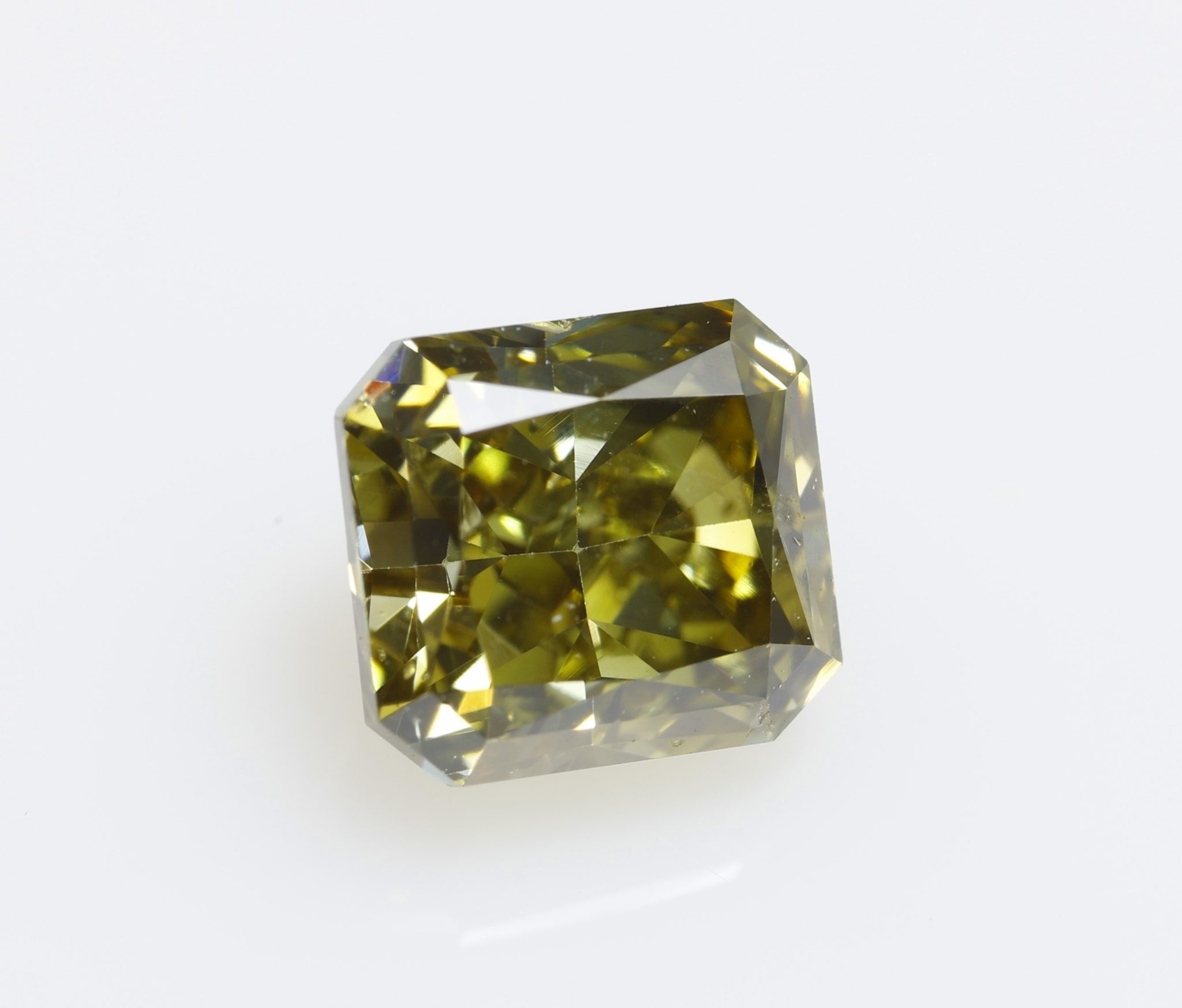 Chameleon Diamond - 0.66ct Natural Loose Fancy Light Green GIA Radiant ...