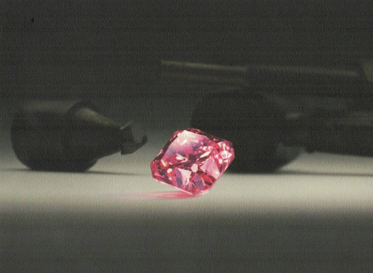 pink diamonds - The professional and official guide